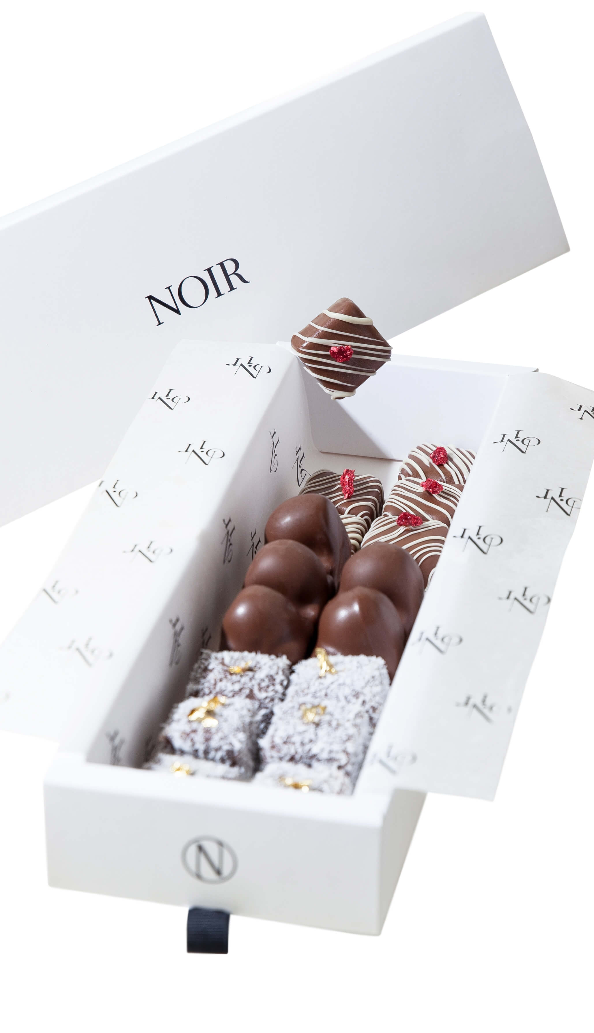 Box of Assorted Bites (18 pcs) – NOIR Chocolatier